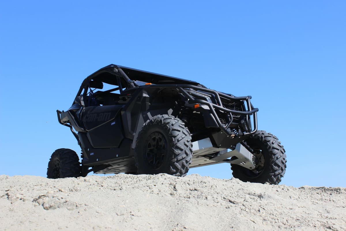 Rival Powersports Can-Am Maverick X3 64'' / 72'' Alloy Central Skid Pl
